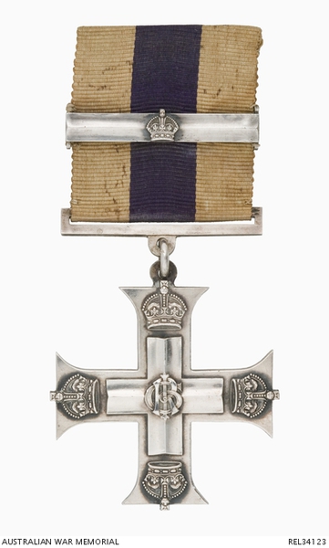 Virtual War Memorial | Kenneth Basil McKenzie MUIRSON MC, MC*