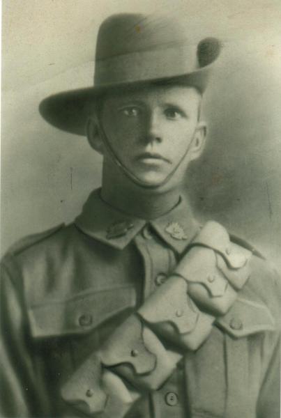 Virtual War Memorial | Verner Stuart Leslie SANDERSON
